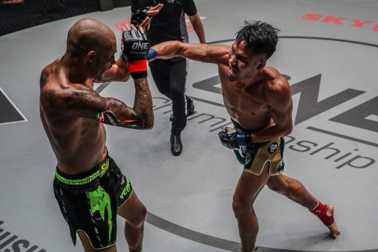 Sorgraw Petchyindee Academy Defeats Samy Sana By Decision - ONE ...