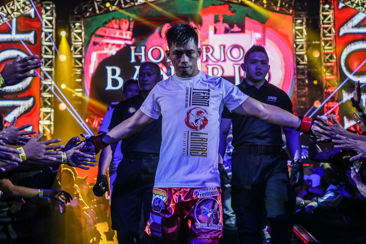 Honorio Banario Relaxed And Ready To Power Past Lowen Tynanes In Manila ...