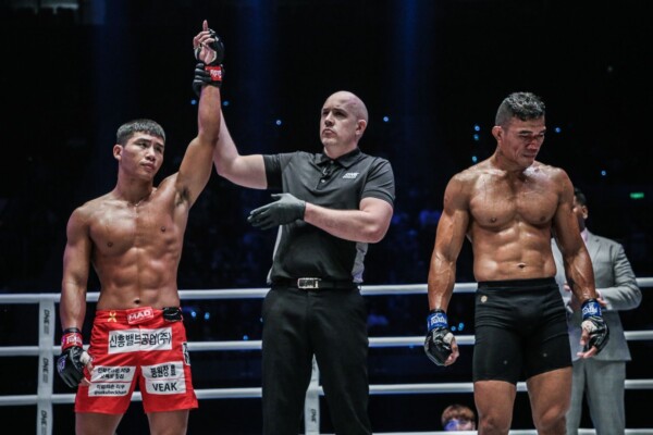 Yoon Chang Min Remains Flawless, Notches First-Round TKO In Shanghai ...