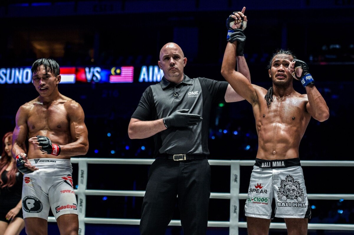 Muhammad Aiman Takes Charge To Take Out Sunoto At ONE: DAWN OF HEROES ...