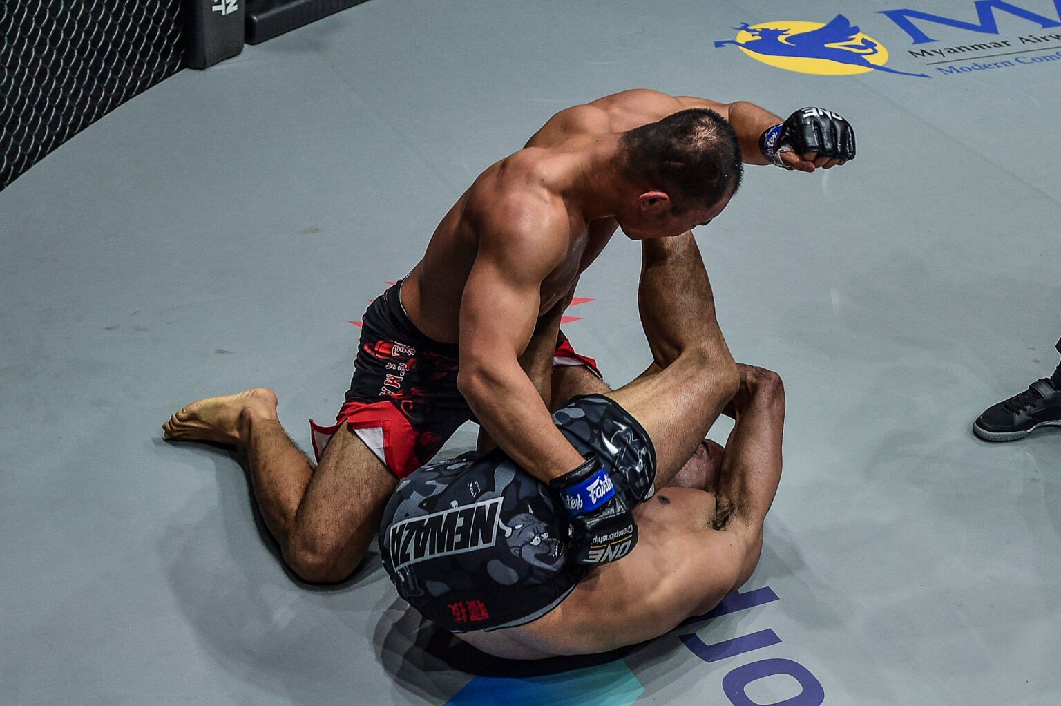 Fan Rong Uses Boxing, Takedown Defense To Beat BJJ Legend Simoes - ONE ...