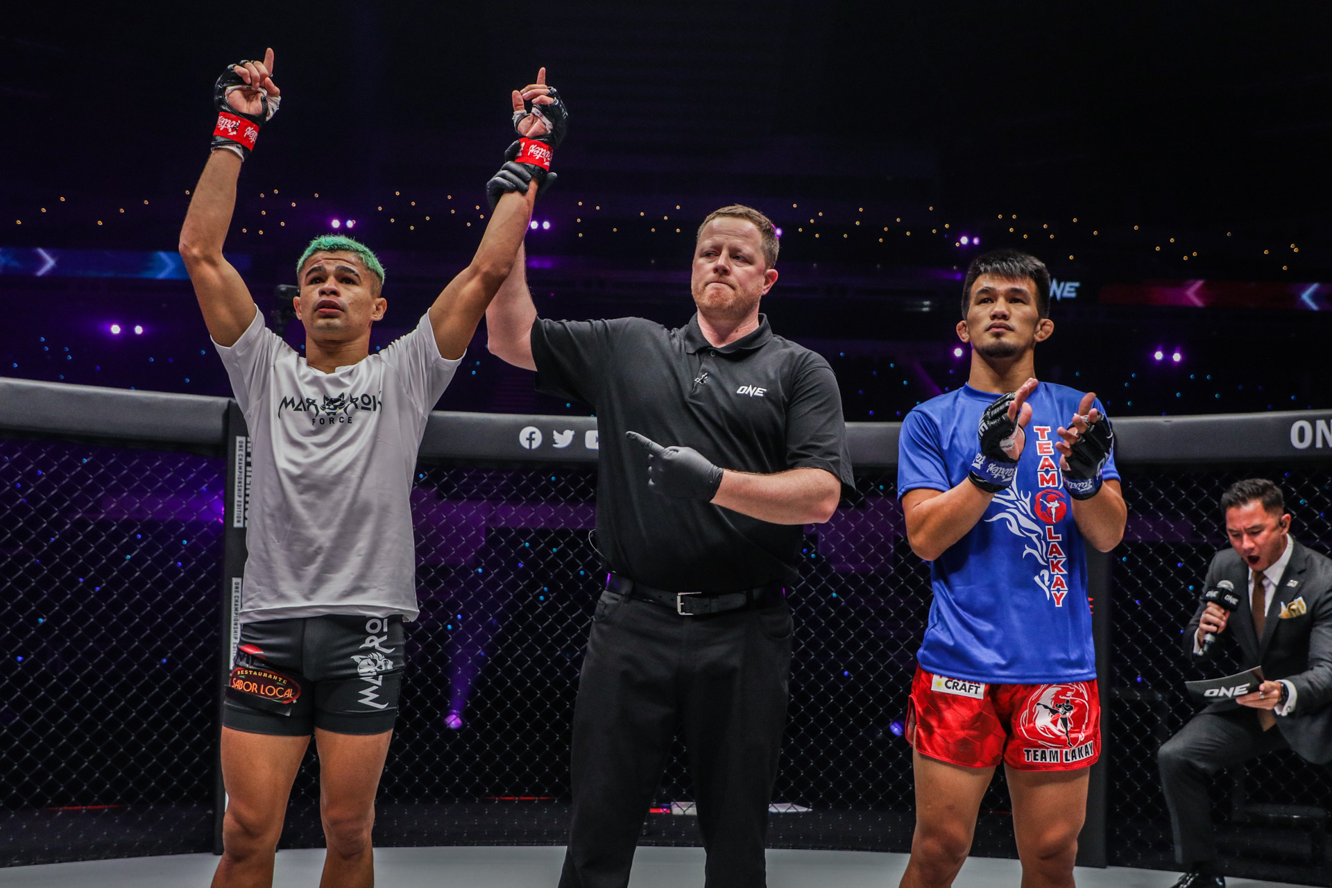 Fabricio Andrade Knocks Out Jeremy Pacatiw With Crushing Knee | ONE ...