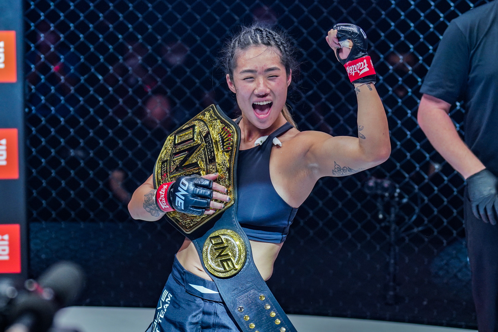 Angela Lee Retains Atomweight World Title With Heroic Performance ...