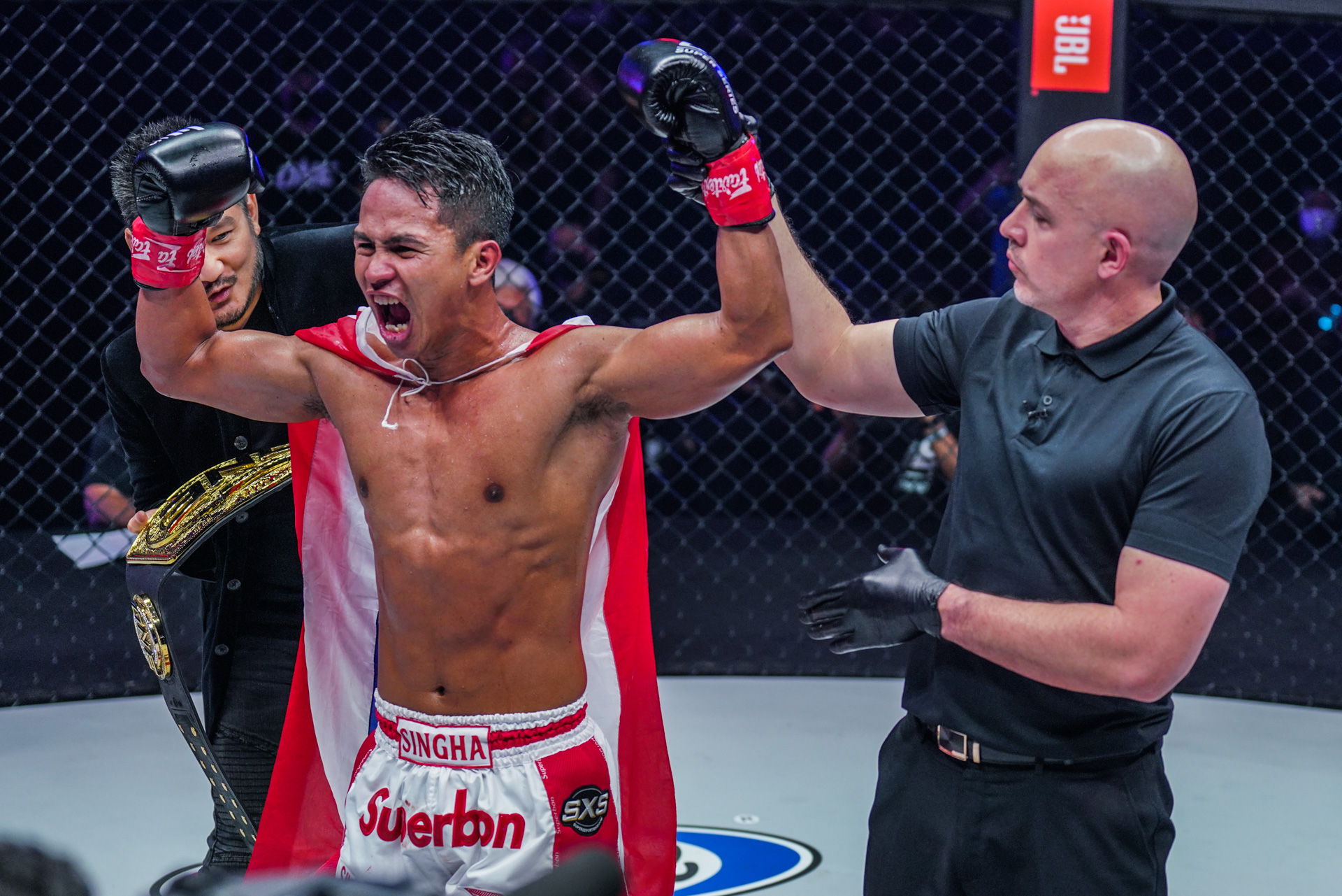 Superbon Dominates Grigorian To Retain World Title