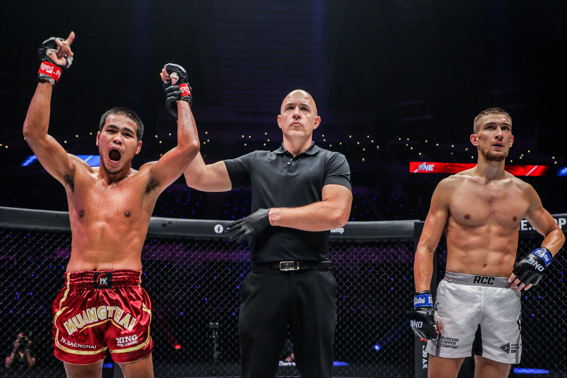 Muangthai Edges Out Kuzmin In Back-And-Forth Muay Thai Battle - ONE ...
