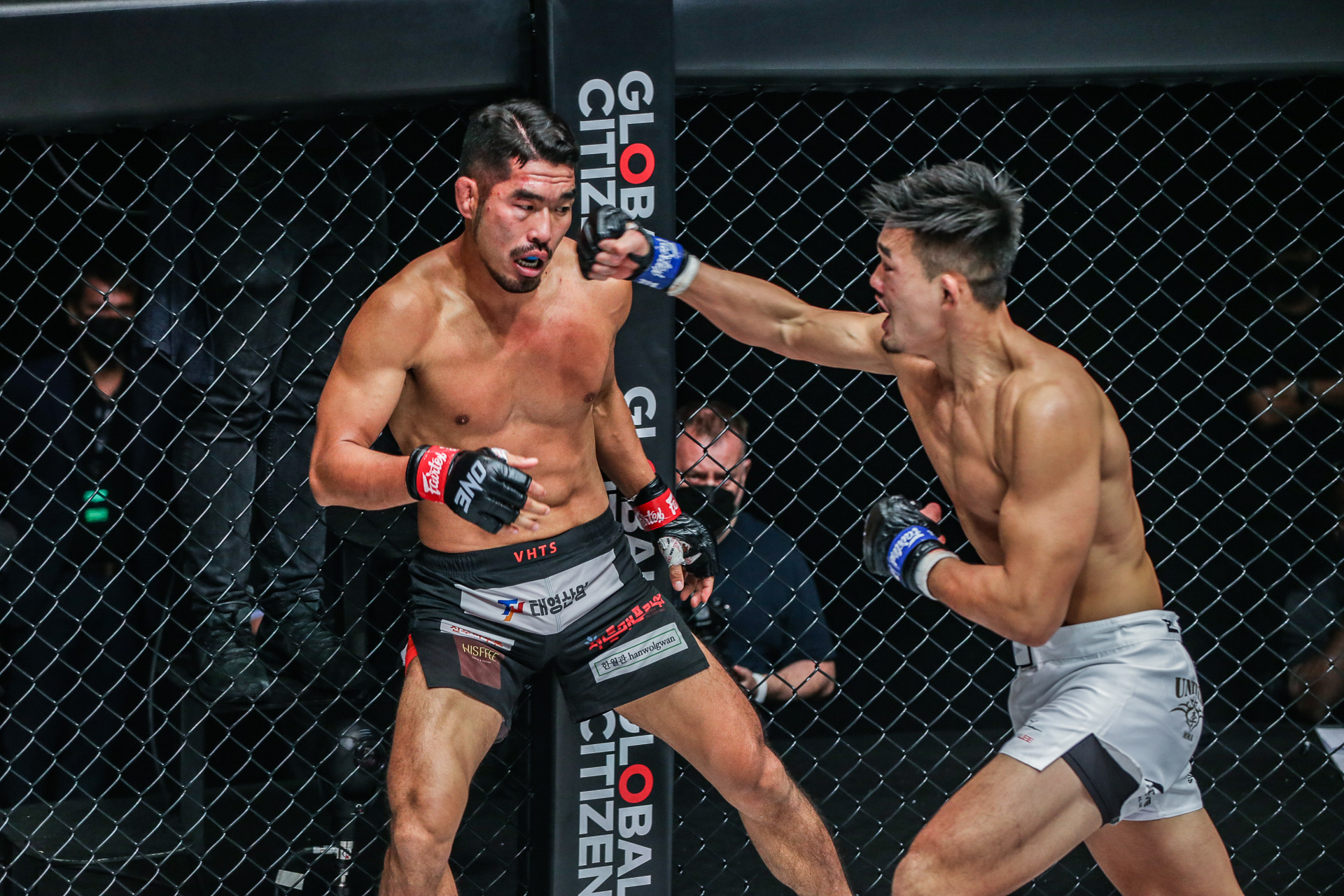 Christian Lee Annihilates Ok Rae Yoon To Reclaim ONE Lightweight World ...