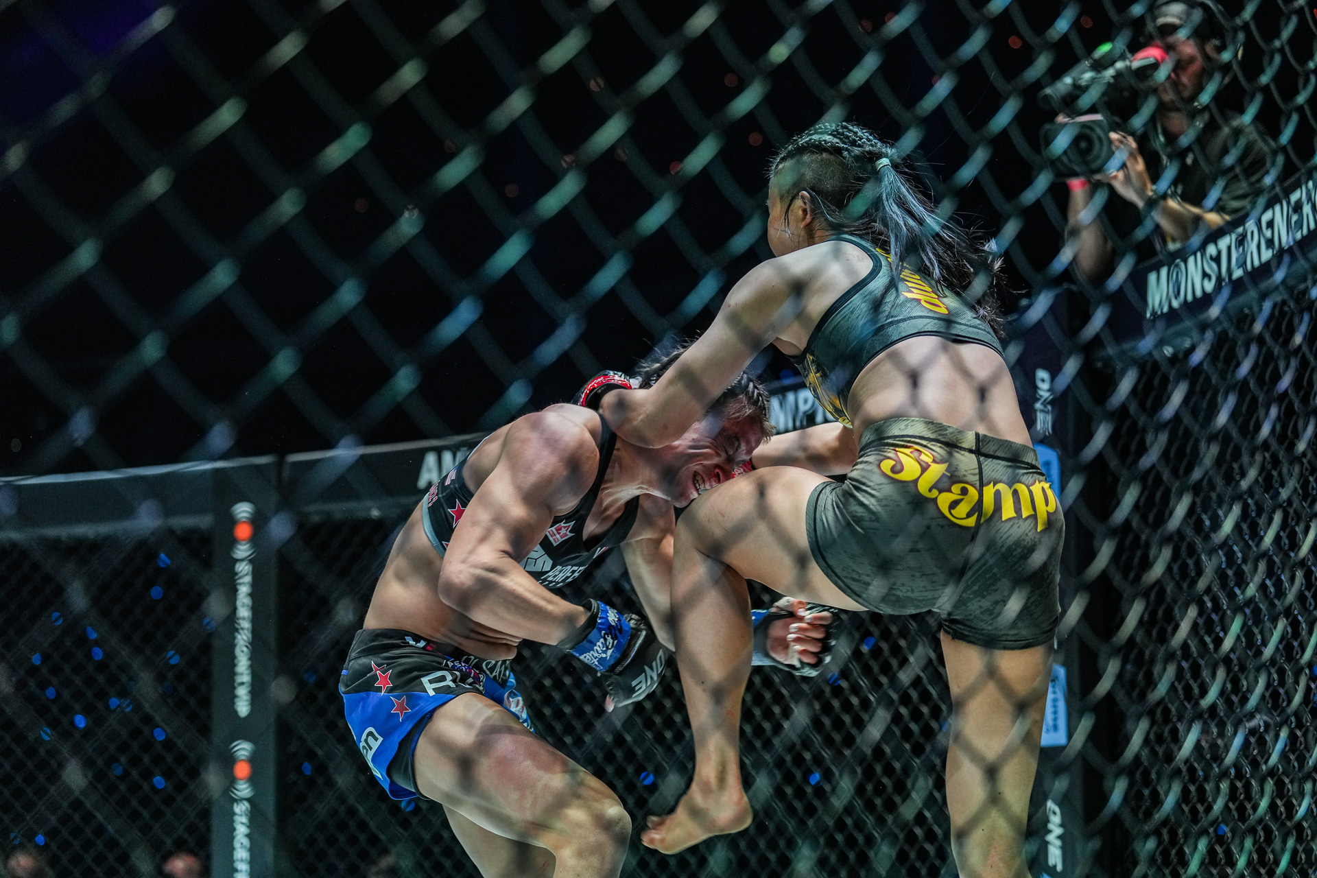 3 Ways Brazilian Jiu-Jitsu Can Improve Your Muay Thai Clinch - ONE ...