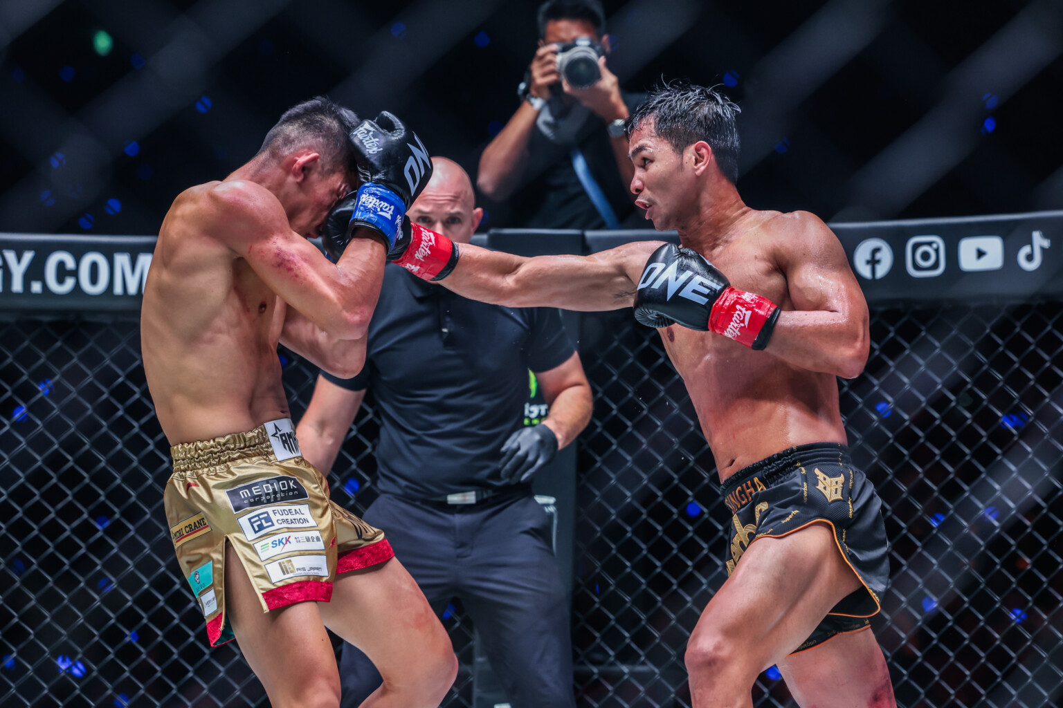 Superbon Unifies ONE Featherweight Kickboxing World Title After Five ...