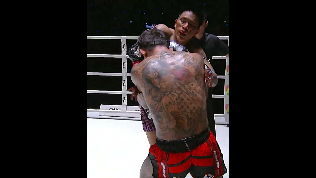 SLUGFEST Flashback to the WILD scrap between River Daz and Nonthakit ...