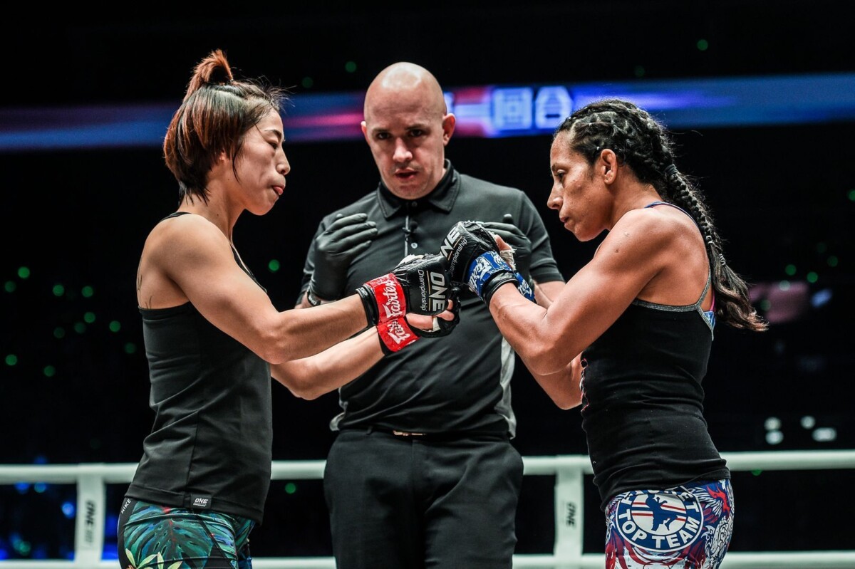 Cetak KO Impresif Dalam Debutnya, Meng Bo Gemparkan Cadillac Arena Di ...