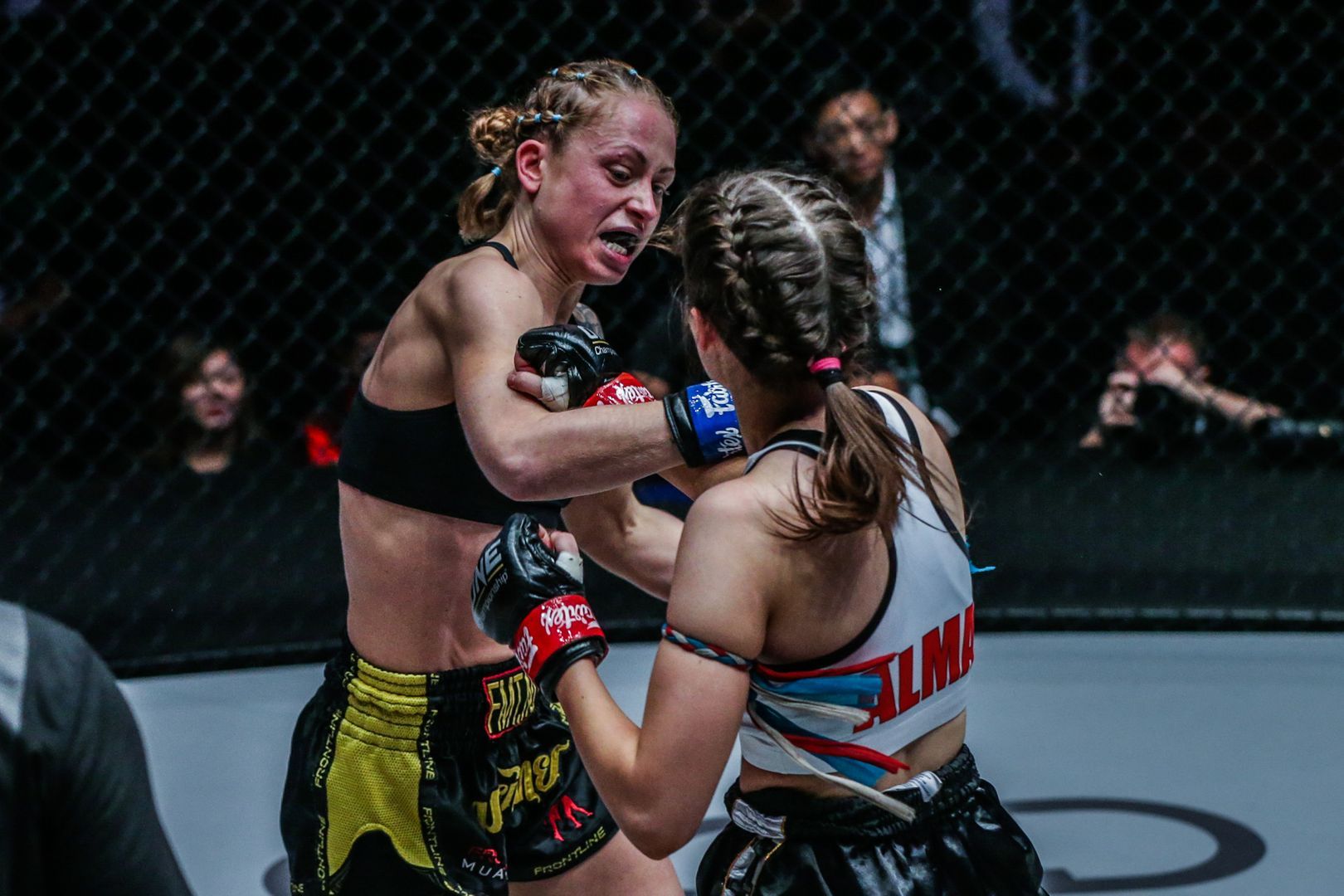 Anne Line Hogstad Ramalkan ‘Perang’ Dengan Janet Todd