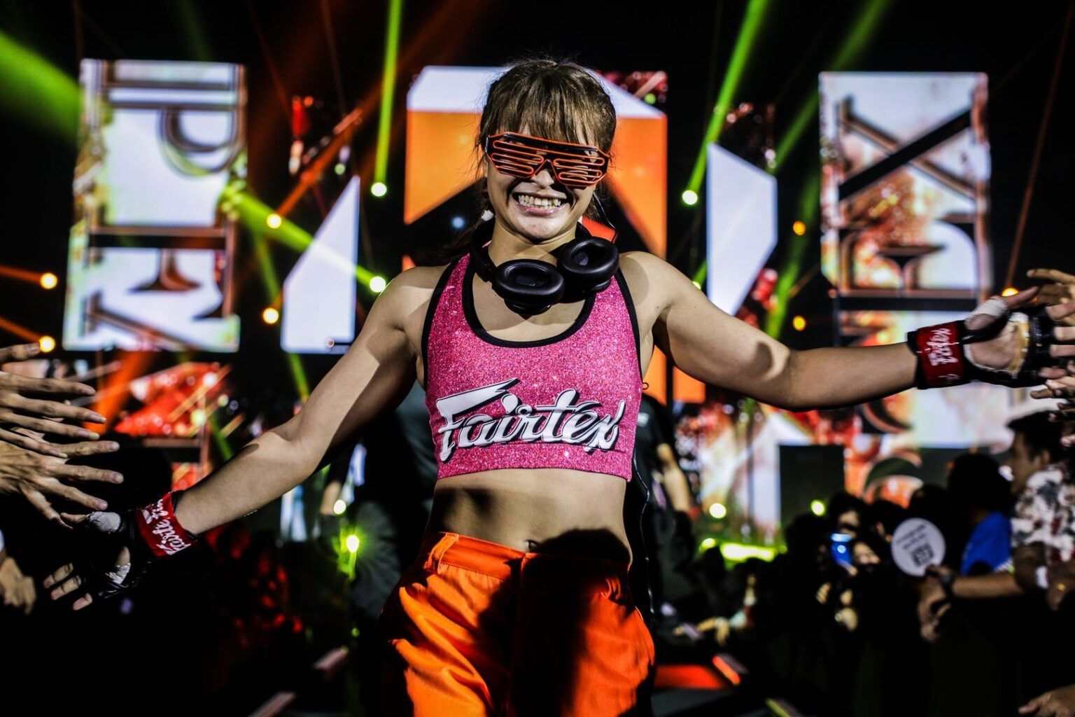 8 Video Paling Menghibur Dari Stamp Fairtex Di Media Sosial