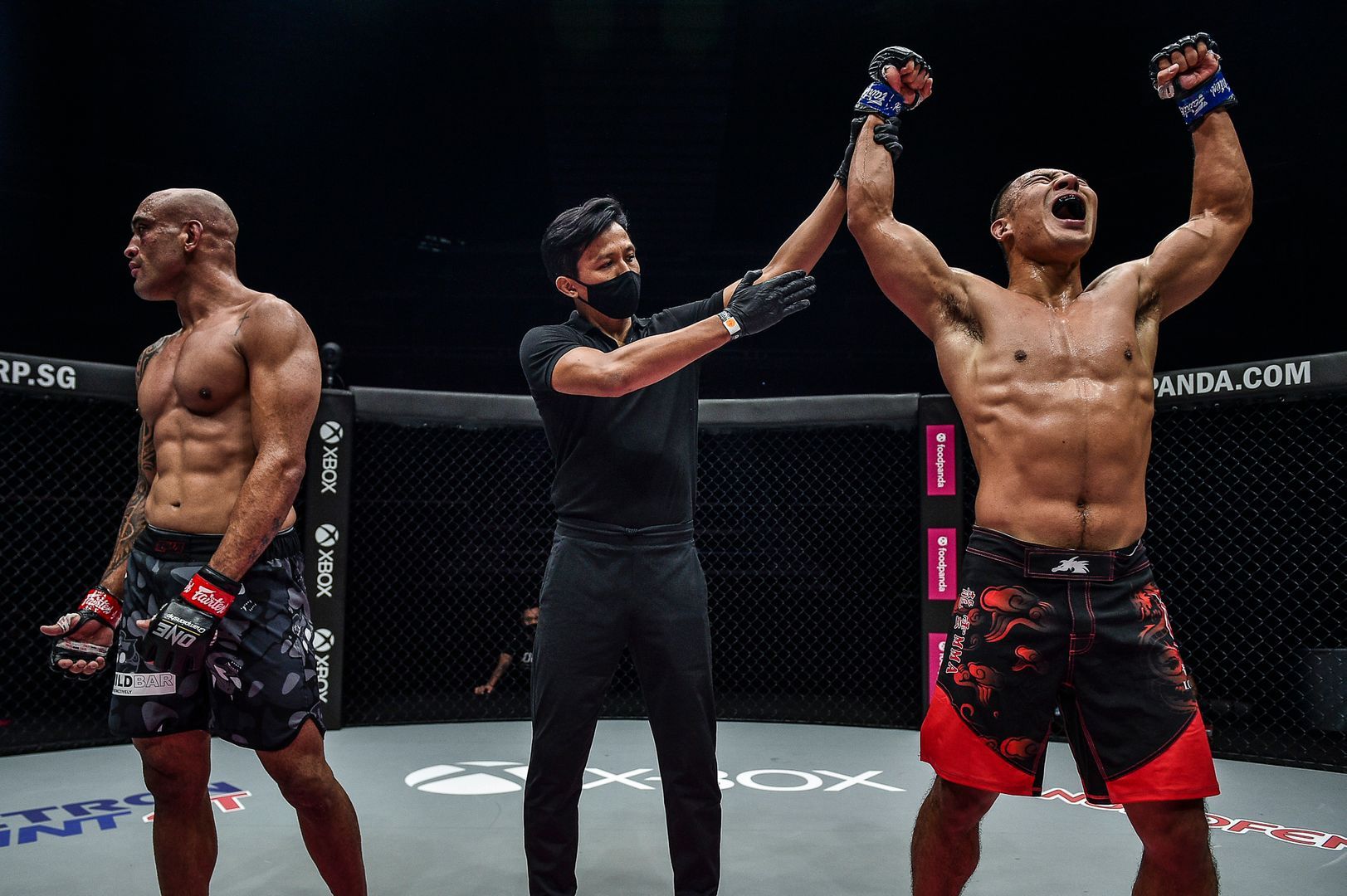 Cegah Takedown Legenda BJJ, Fan Rong Raih Kemenangan Lewat Tinju ...