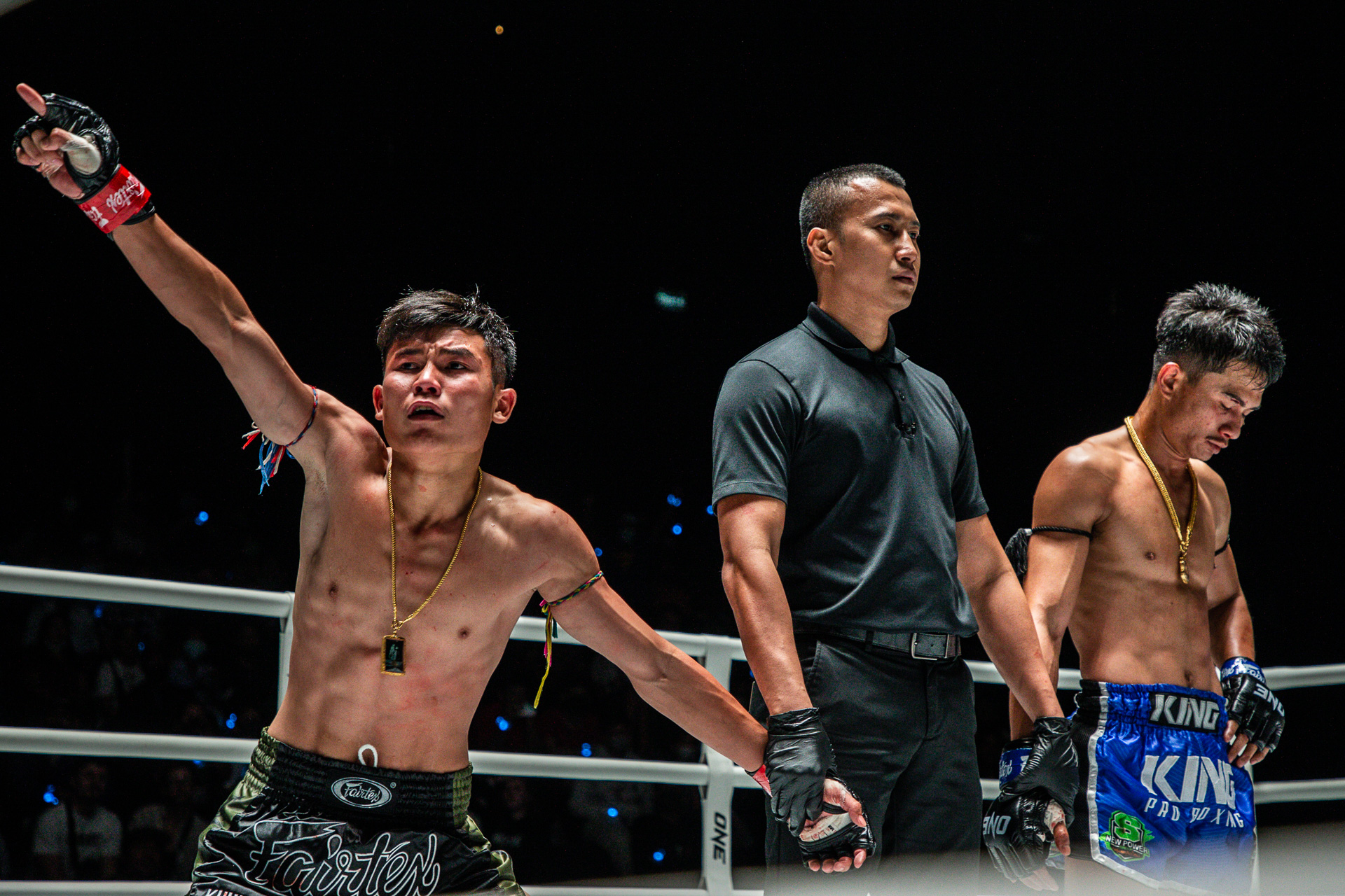 Ennahachi Bangkit, Aksi Epik Kongthoranee Jadi Sorotan Terbesar Di ONE Friday Fights 6