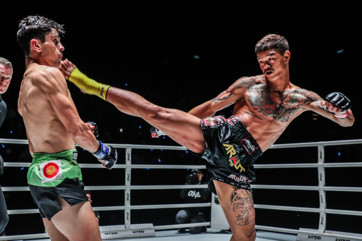 Kongthoranee Tampil Brilian Saat Atasi Kabutov, Ramazanov Bangkit Di ...