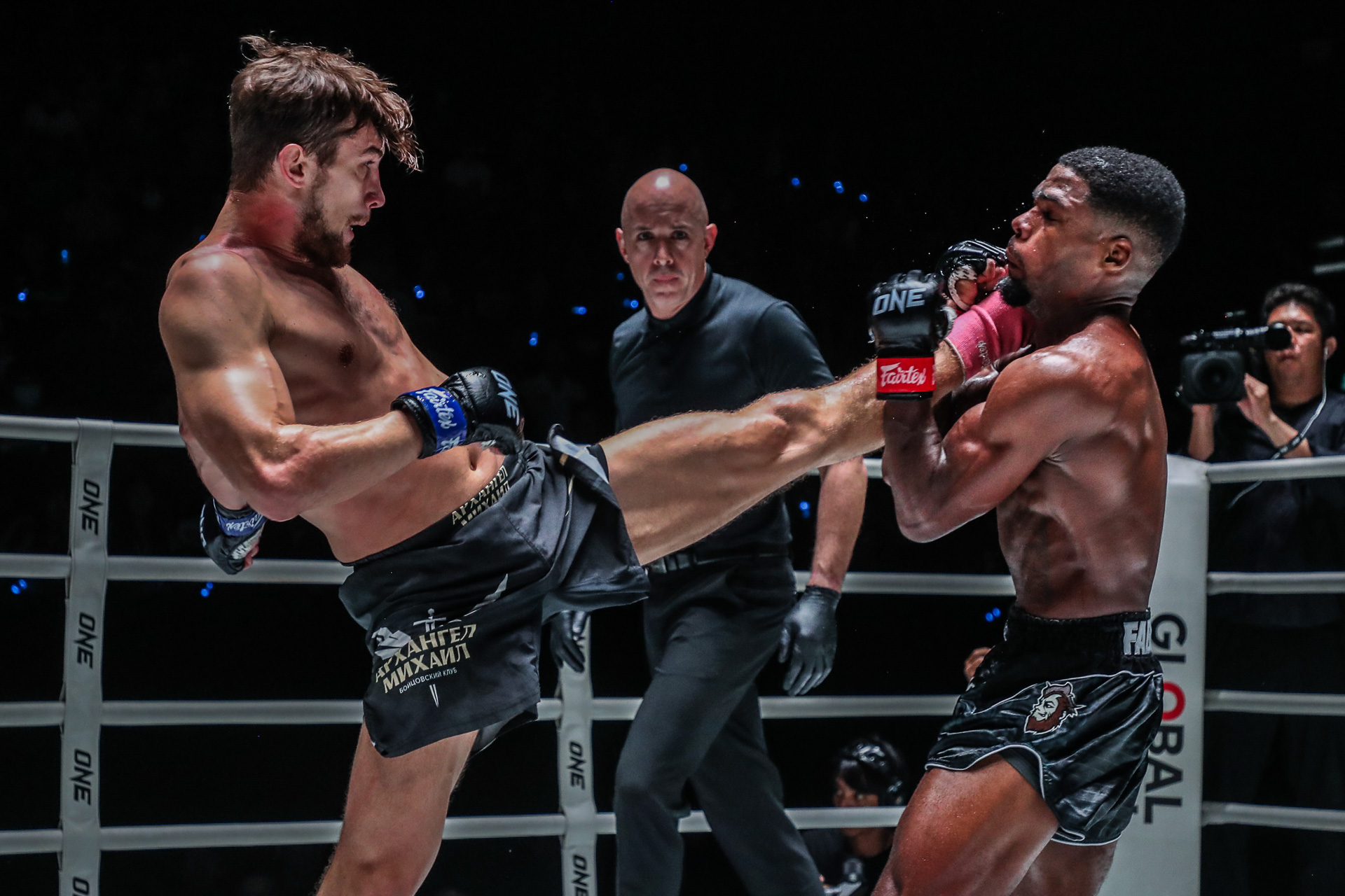 Sen KO Kongklai Di Ronde Pertama, Kuzmin Raih Kemenangan Besar Di ONE ...