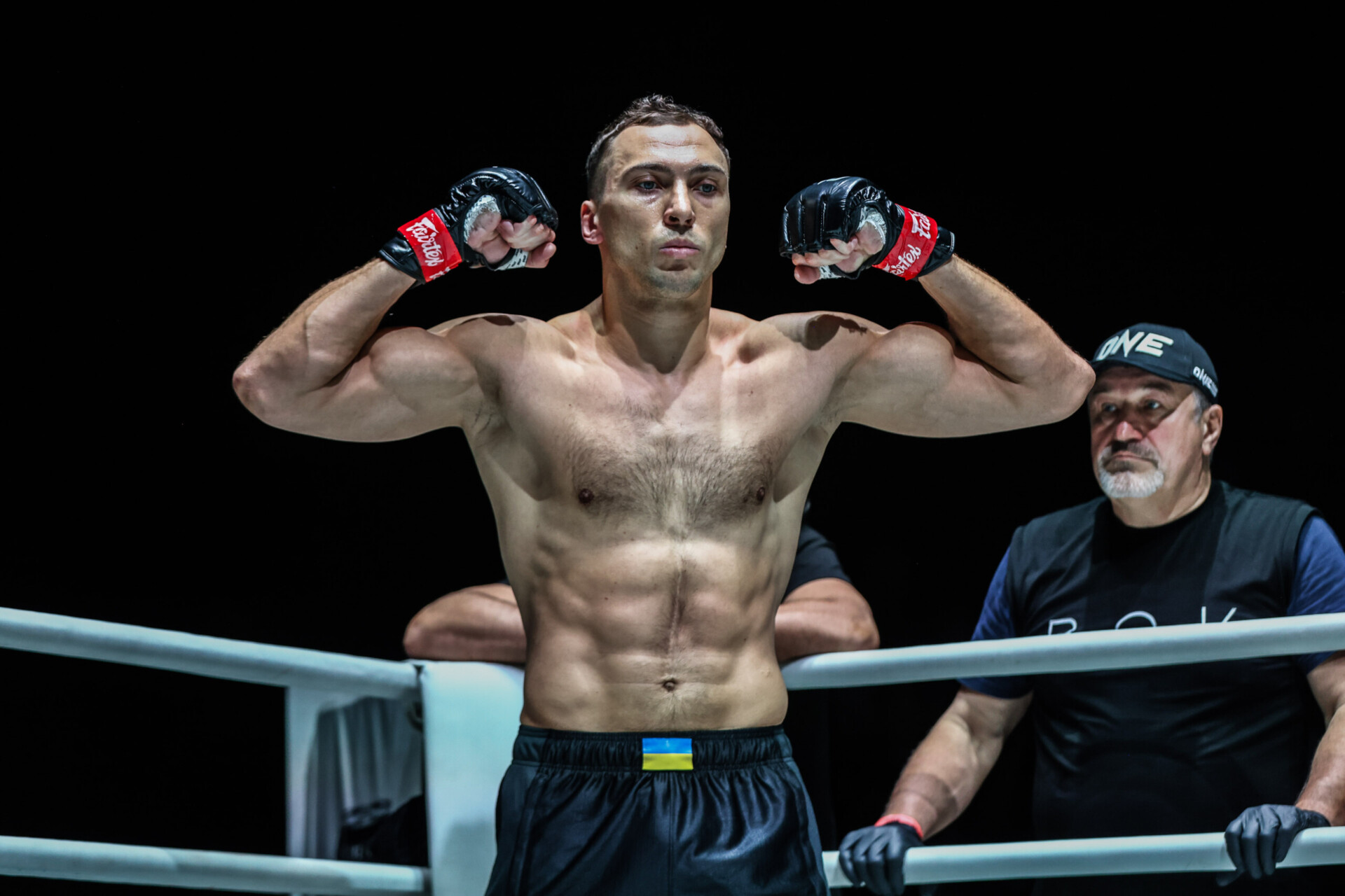 Tonton Uji Hidrasi Dan Timbangan ONE Fight Night 37: Kryklia Vs. Agdeve ...