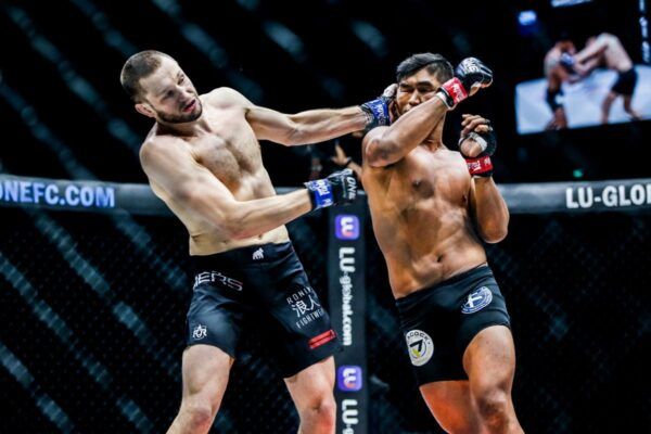 เก่งอยู่เรื่องเดียวแหละคนนี้! “ออง ลา” มั่นล้างตา “ไรเนียร์” ไฟต์นี้ ...