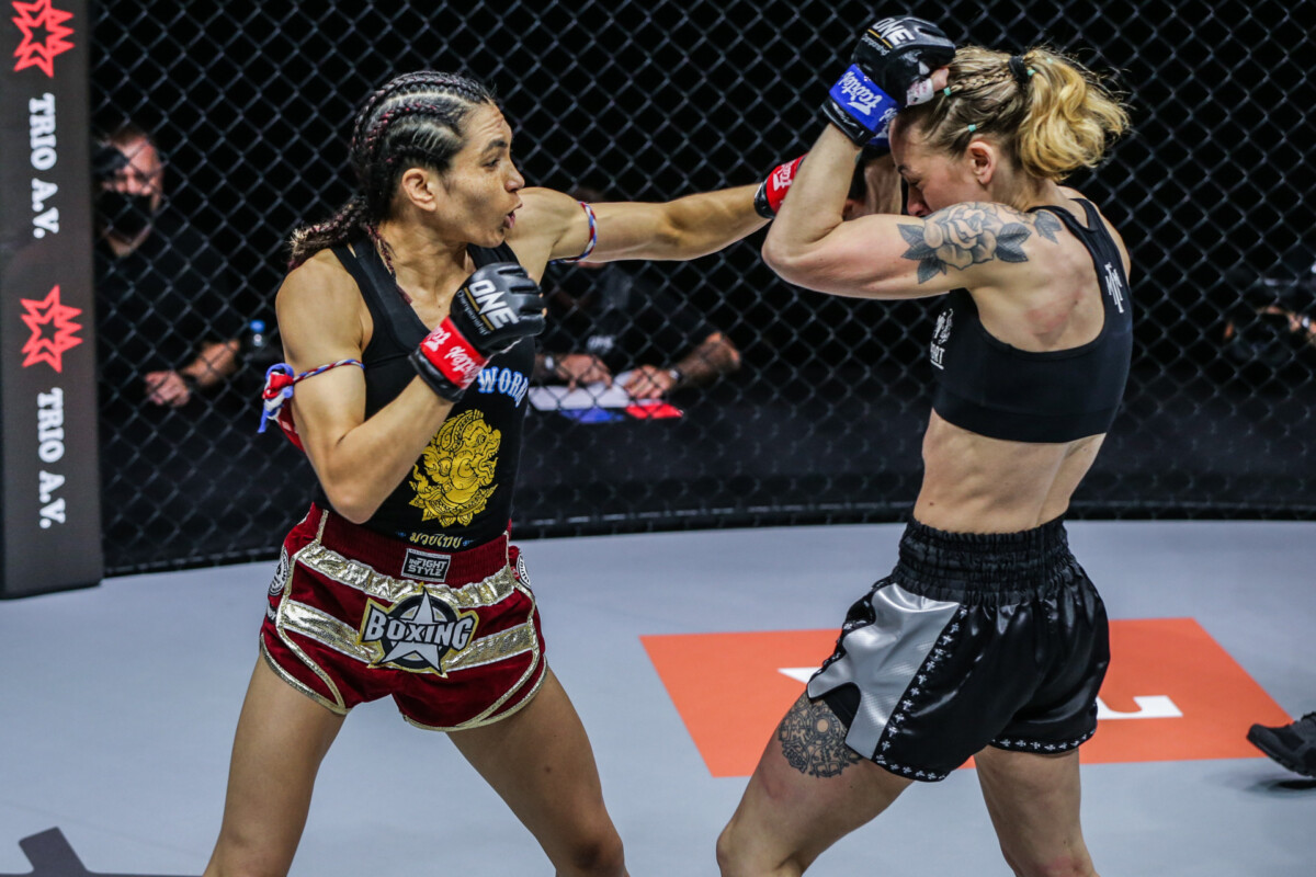 ราชาจอมน็อก “คริสเตียน ลี” เชือดนิ่ม “ทิโมเฟย์” เข็มขัดข้าใครอย่าแตะ ...