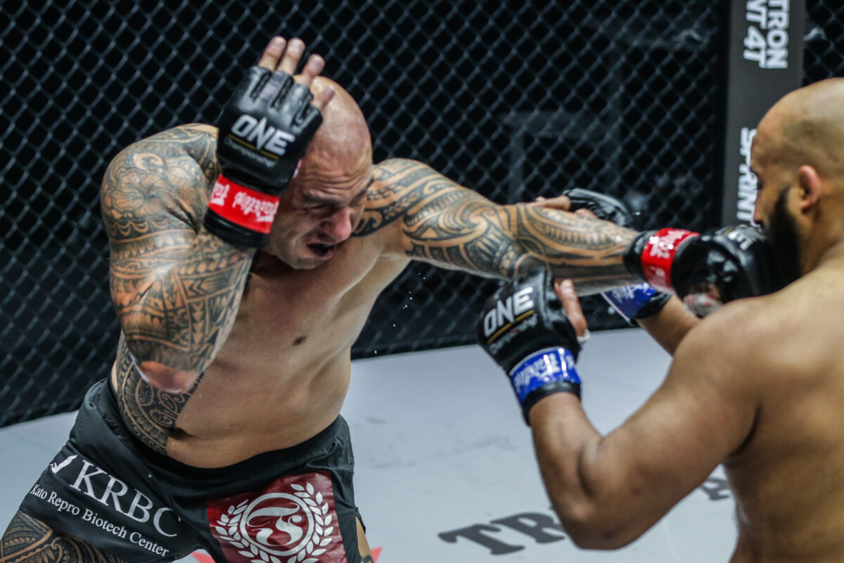 สถาปนาแชมป์ MMA คนแรกของอินเดีย “อาร์จาน บูลลาร์” หลังโค่นบัลลังก์ “แบ ...
