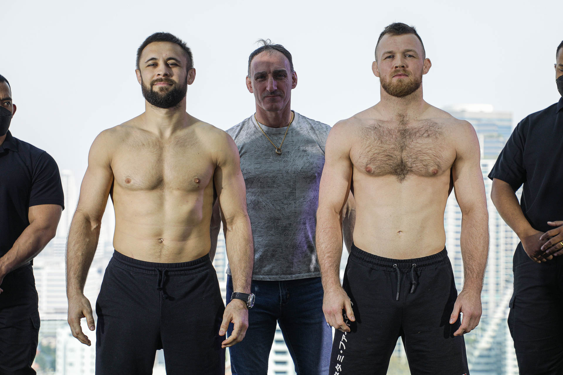 ผลชั่งน้ำหนักและวัดระดับน้ำในร่างกาย ศึก ONE FIGHT NIGHT 7: จอห์น vs ...