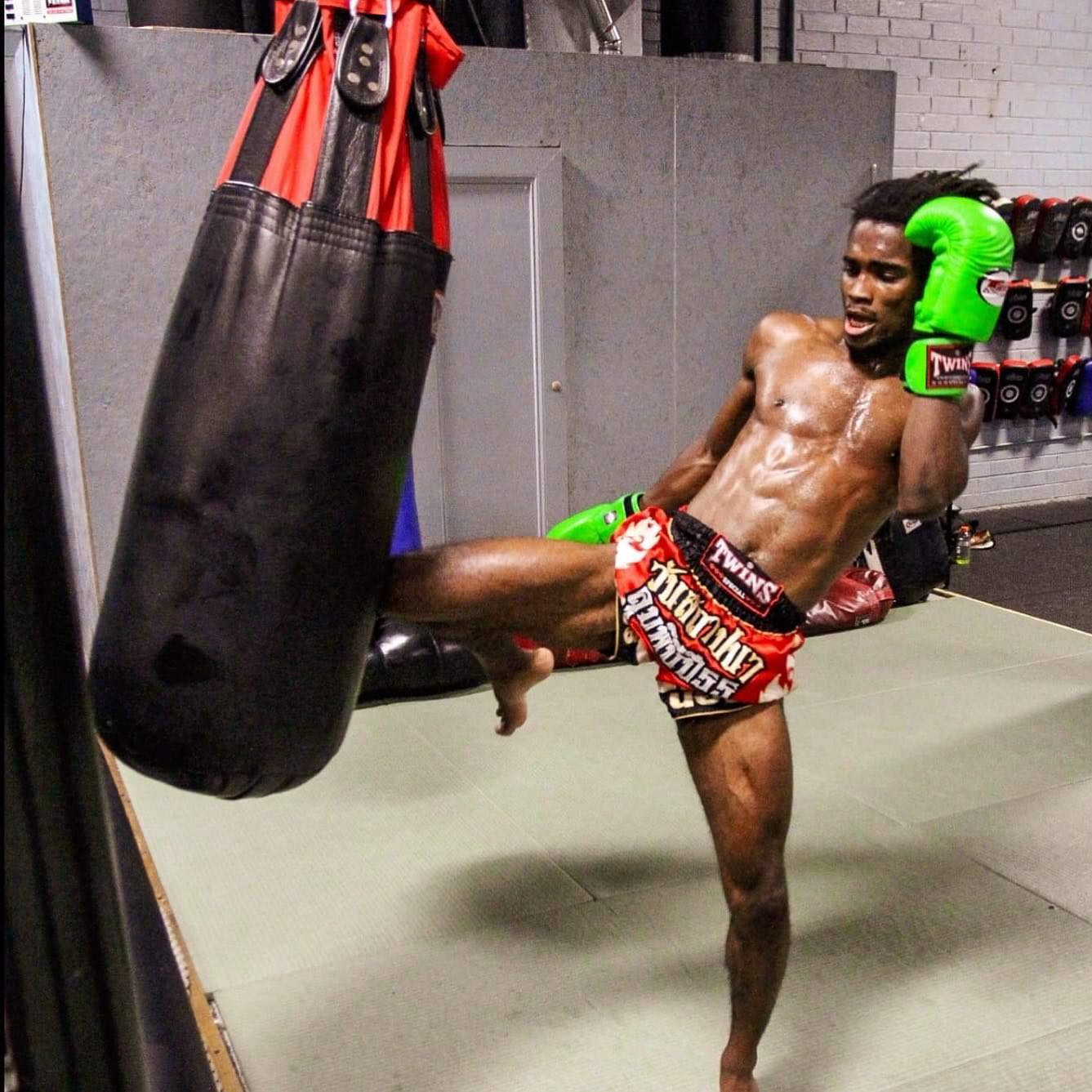 รู้จักนักมวยหมัดเปื้อนยิ้ม “บัวเขียว” ผู้พร้อมมอบความสุขในศึก ONE ...