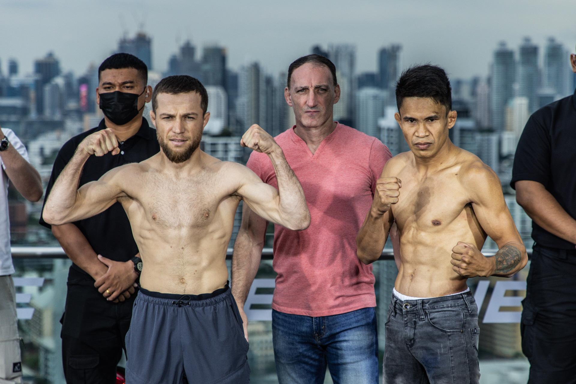 ผลชั่งน้ำหนักและวัดระดับน้ำในร่างกาย ศึก ONE Fight Night 11: รีเกียน vs ...
