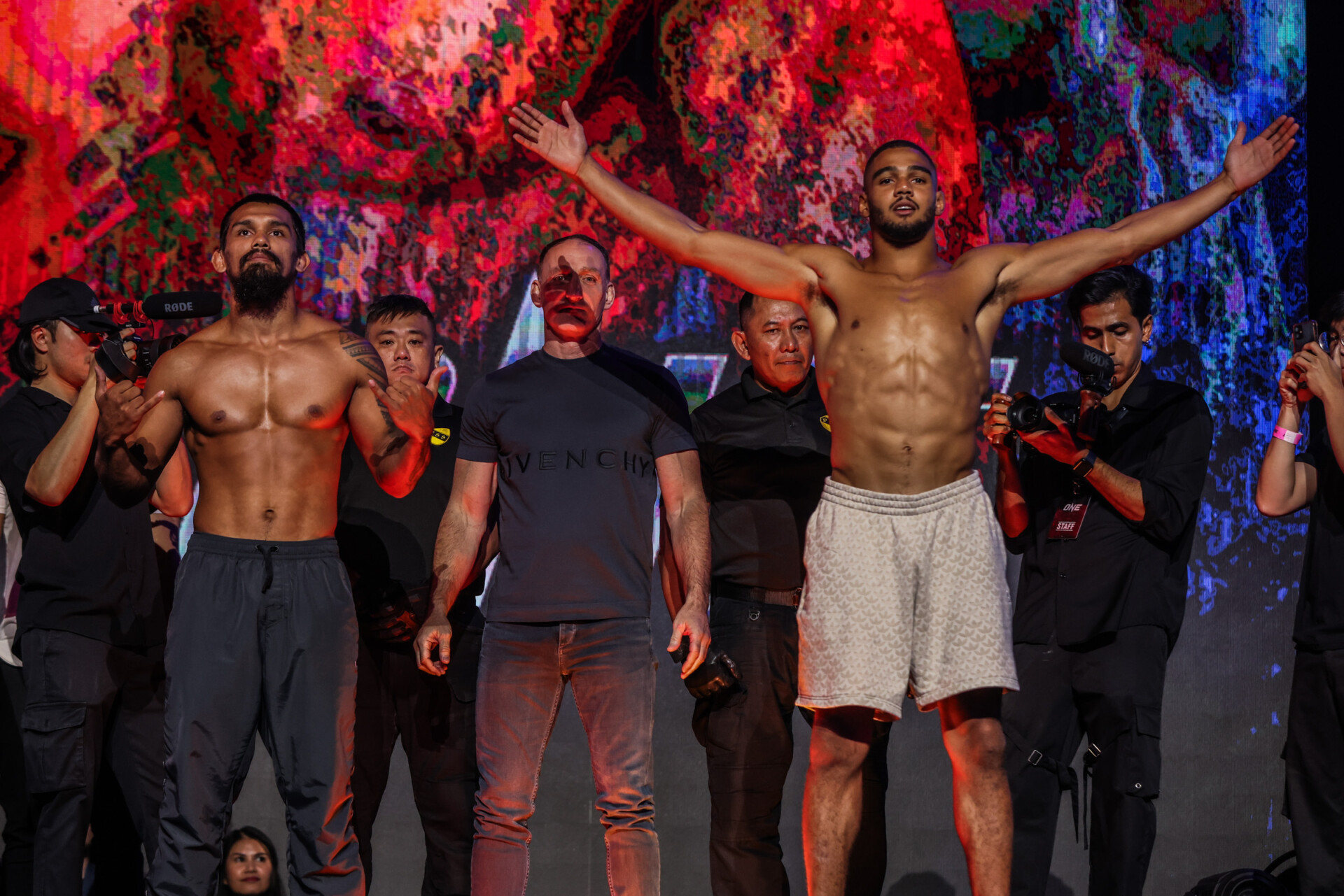 ผลชั่งน้ำหนักและวัดระดับน้ำในร่างกาย ศึก ONE Fight Night 14: แสตมป์ vs ...