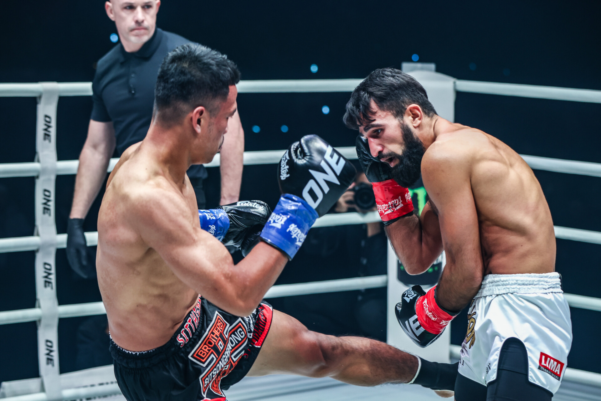 สรุปผลและประมวลภาพศึก ONE 165: ซุปเปอร์เล็ก vs ทาเครุ - ONE Championship – บ้านแห่งศิลปะการต่อสู้