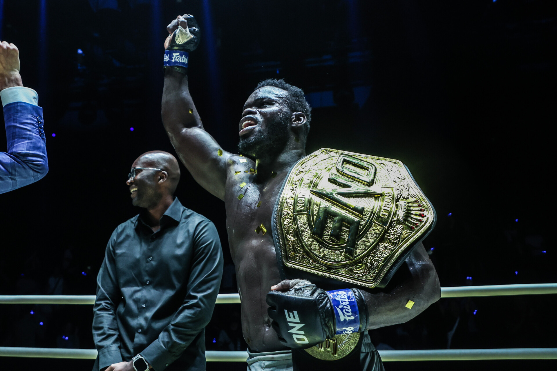 เปิดความเป็นมา ราชันชาวแอฟริกันคนแรก “รุง รุง” แชมป์โลก ONE MMA รุ่นเฮฟวีเวต คนล่าสุด - ONE ...