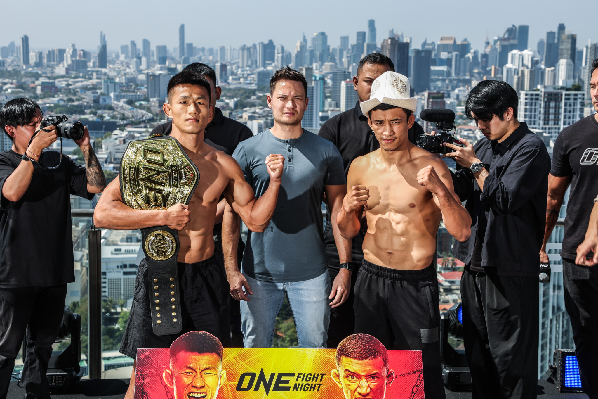 ผลชั่งน้ำหนักและวัดระดับน้ำ ศึก ONE Fight Night 27: ถัง ไค vs อักบาร์ ...