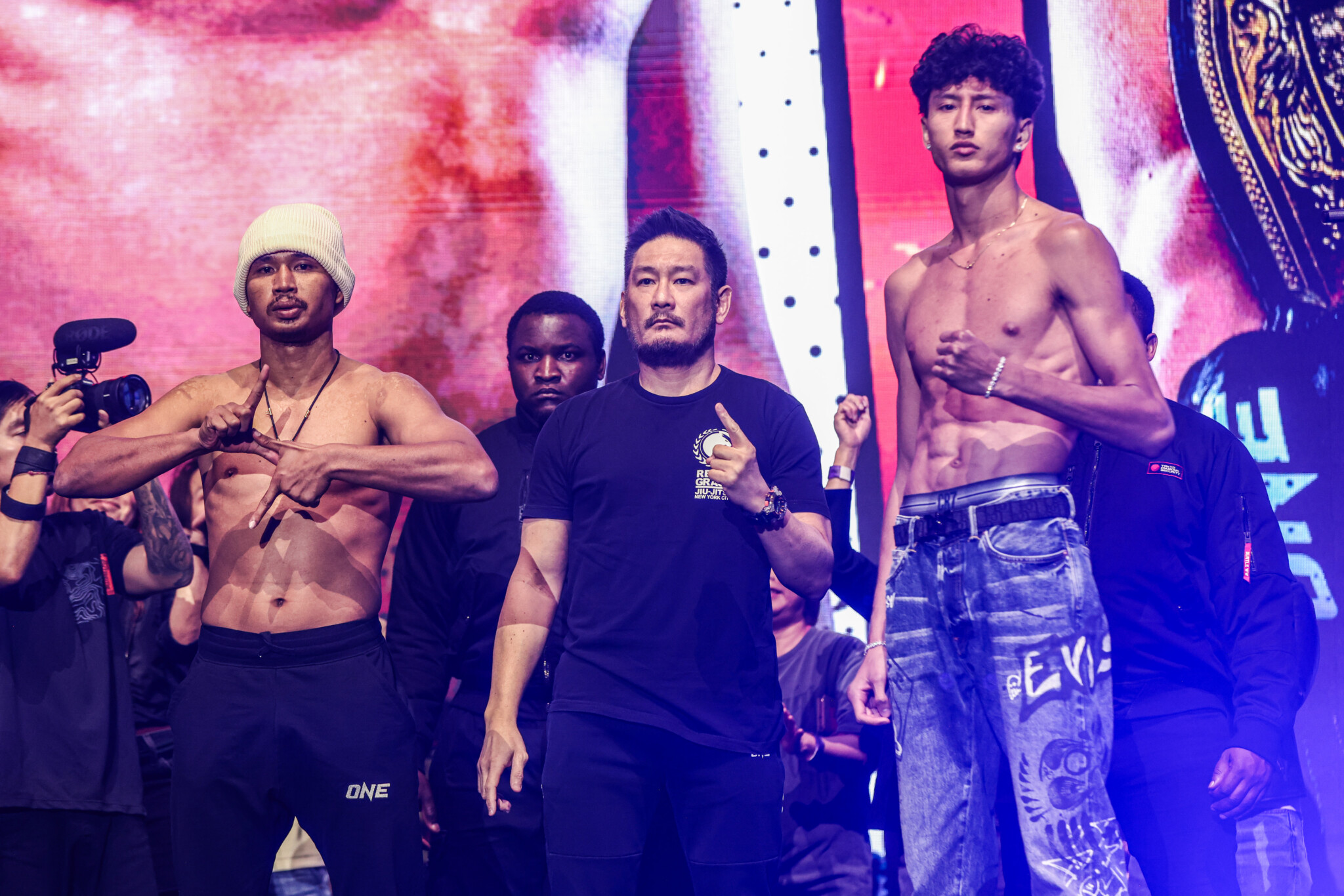 ผลชั่งน้ำหนักและวัดระดับน้ำ ศึก ONE 172: ทาเครุ vs รถถัง - ONE ...