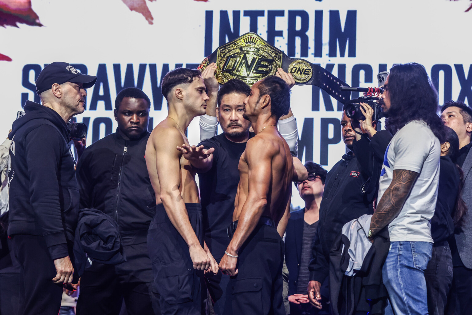 ผลชั่งน้ำหนักและวัดระดับน้ำ ศึก ONE 172: ทาเครุ vs รถถัง - ONE ...