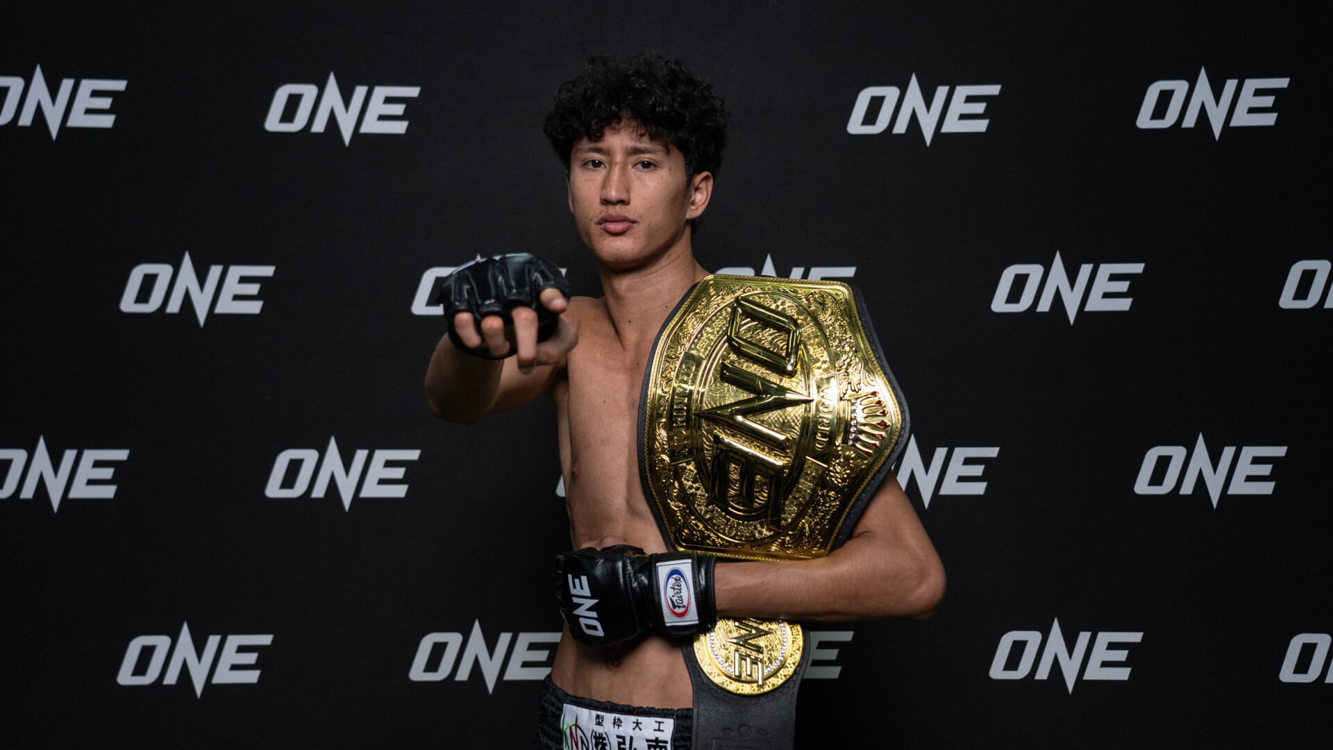 ไม่ขอจบแบบเดิม “นาบิล” โชว์ฟิตพร้อมถอนแค้น “ซุปเปอร์เล็ก” ขึ้นครองเข็ม ...