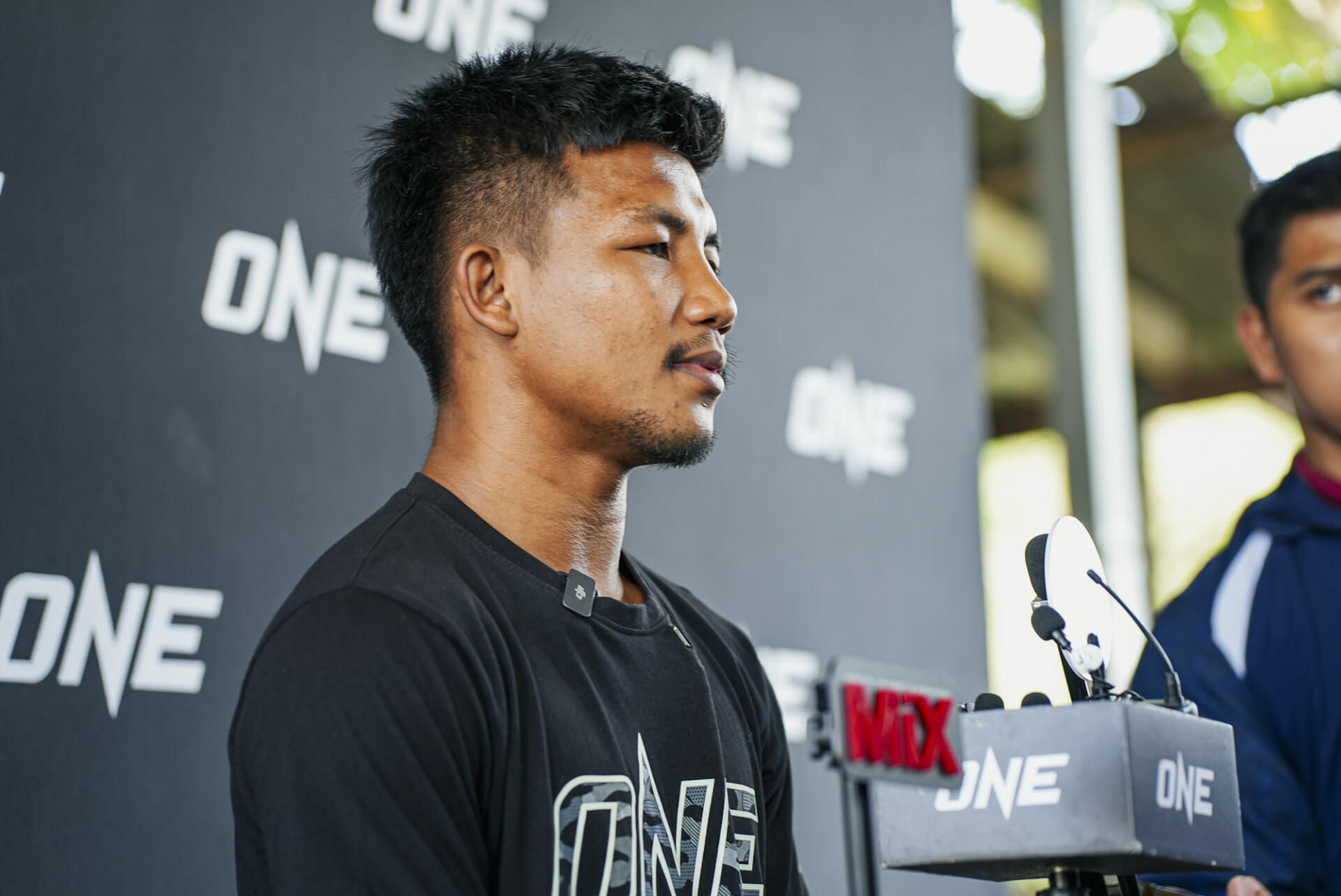 เตรียมการอย่างดี “รถถัง” โชว์ฟิตสื่อ รอดวลเดือด “ทาเครุ” ศึก ONE 172 ...